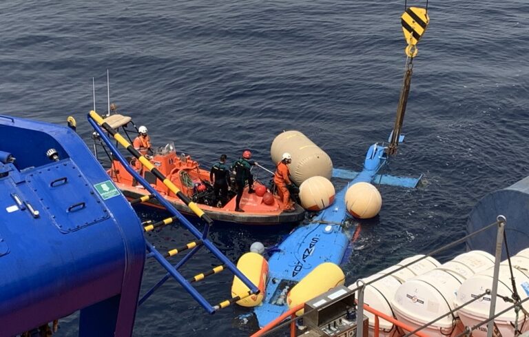 Blinded by Light, Spanish Customs AS365 Crashed During Night-time Hot ...